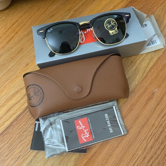 Ray-Ban | Accessories | Rayban Clubmaster Classic Large | Poshmark